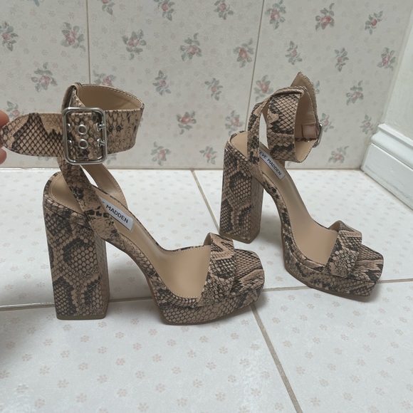 Steve Madden | Shoes | Tan Snake Print Platform Sandals | Poshmark
